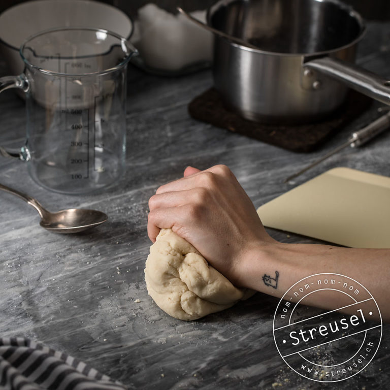 Mandelmasse / Backmarzipan – Rezept von Streusel