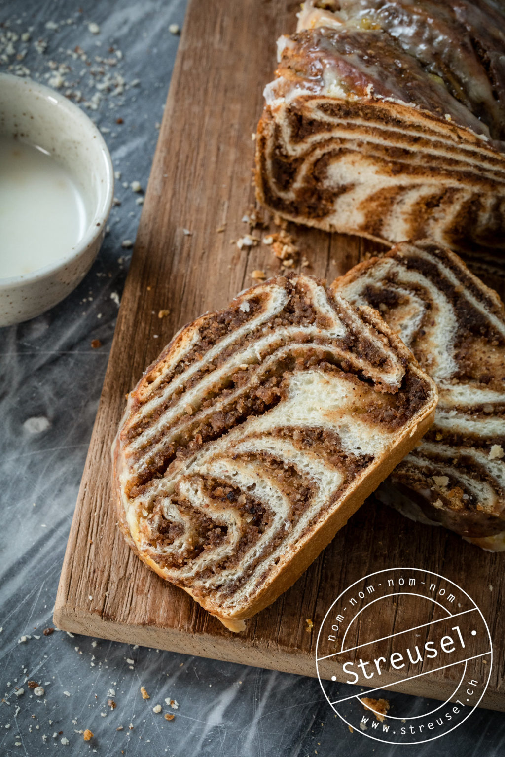 Nussstollen / Nusszopf / Russenzopf – Rezept von Streusel