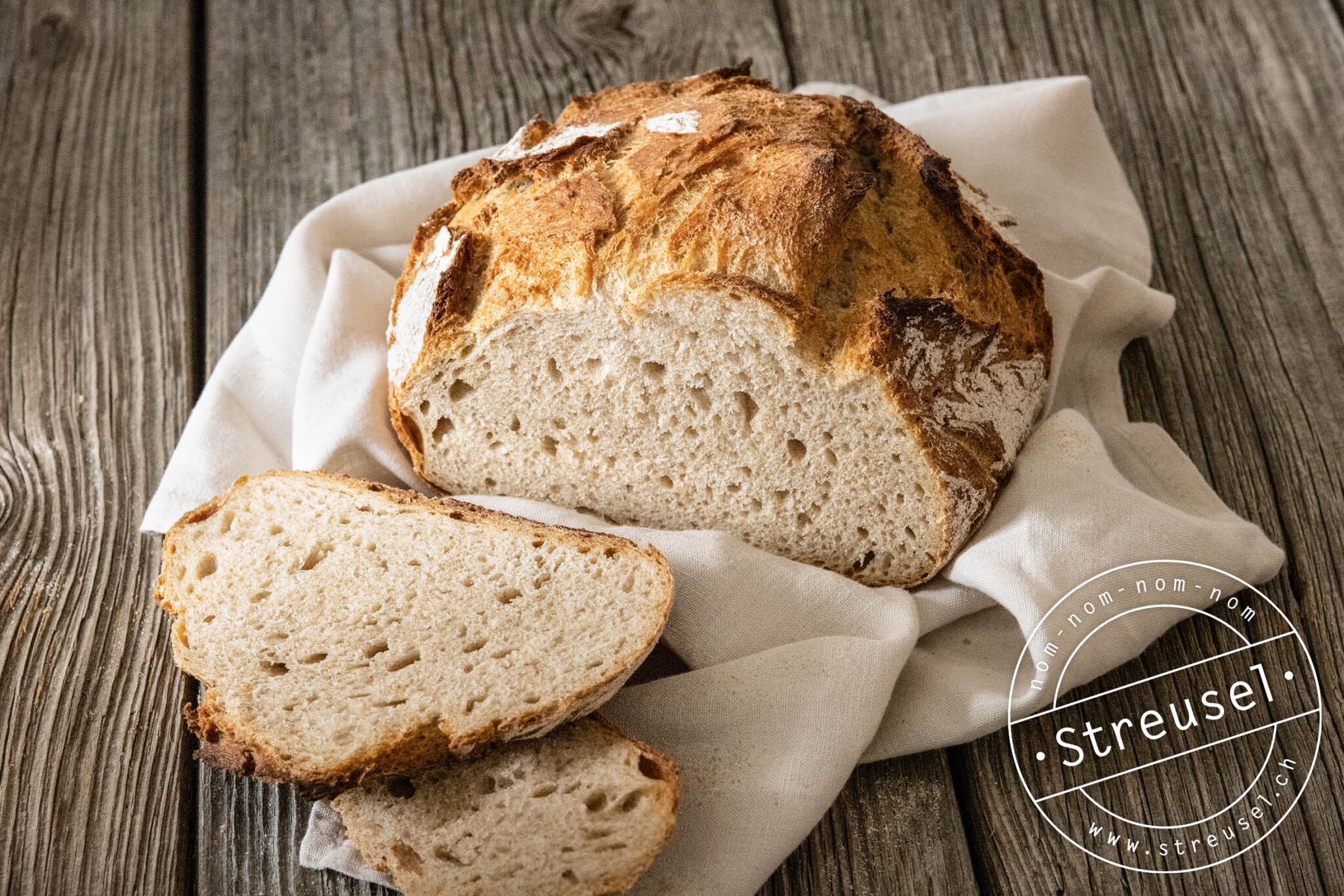Rustikales Ruchbrot mit Übernachtgare – Rezept von Streusel