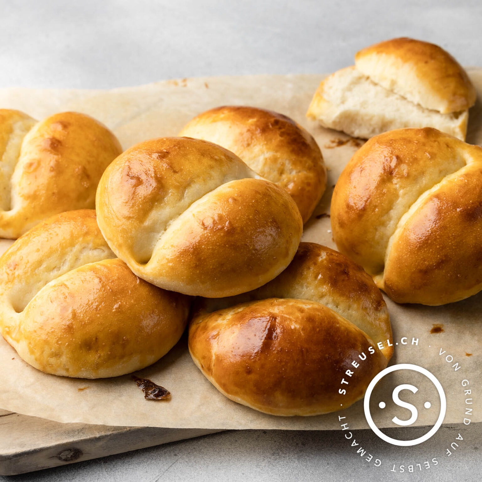 Schweizer Gipfeli / Schweizer Croissants – Rezept von Streusel